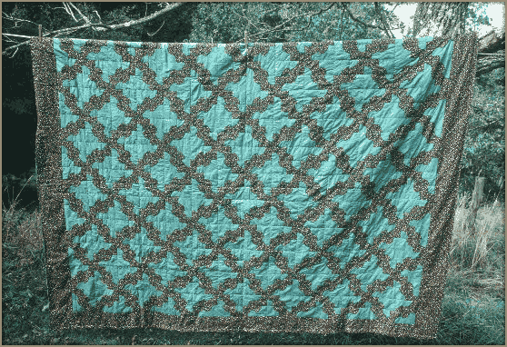 DRUNKARD'S PATH QUILT PATTERN